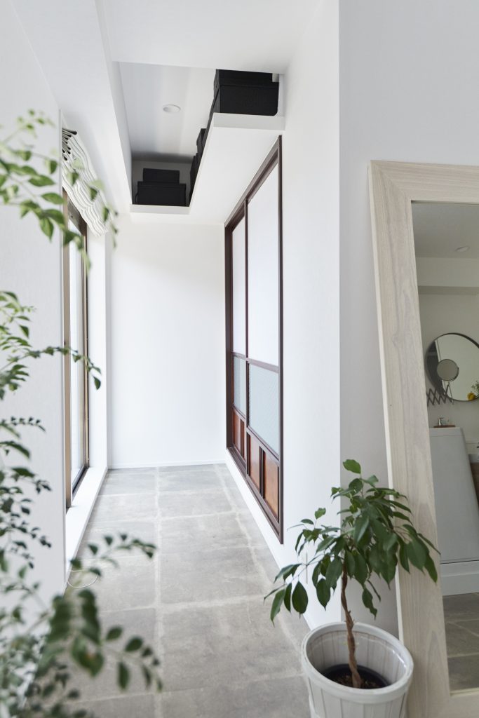 17 Japanese Hallway Ideas for An Asian House Style - DruHomes